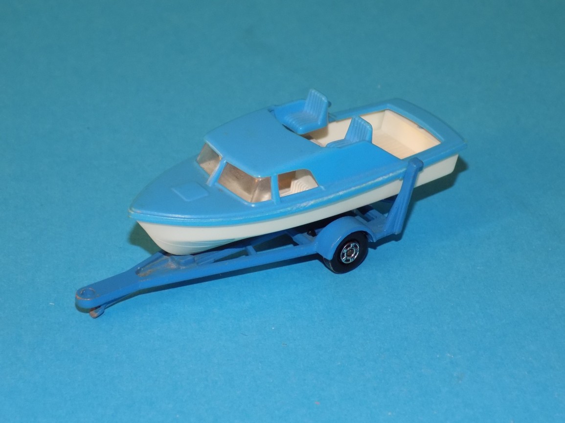 Matchbox No. 9 - Boat and Trailer