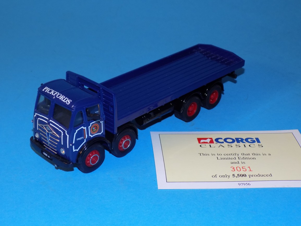 Corgi classic - Foden Flatbed Pickfords